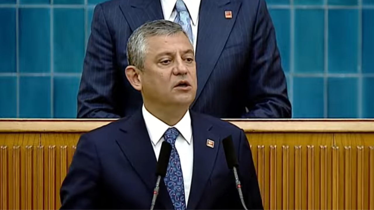 Özgür Özel, CHP Grup Toplantısı'nda konuşuyor: Bu kürsü seçilmişlerin ...